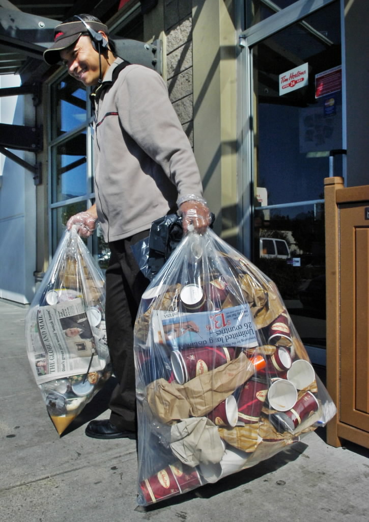 Committee compromise on coffee cup ban | Globalnews.ca