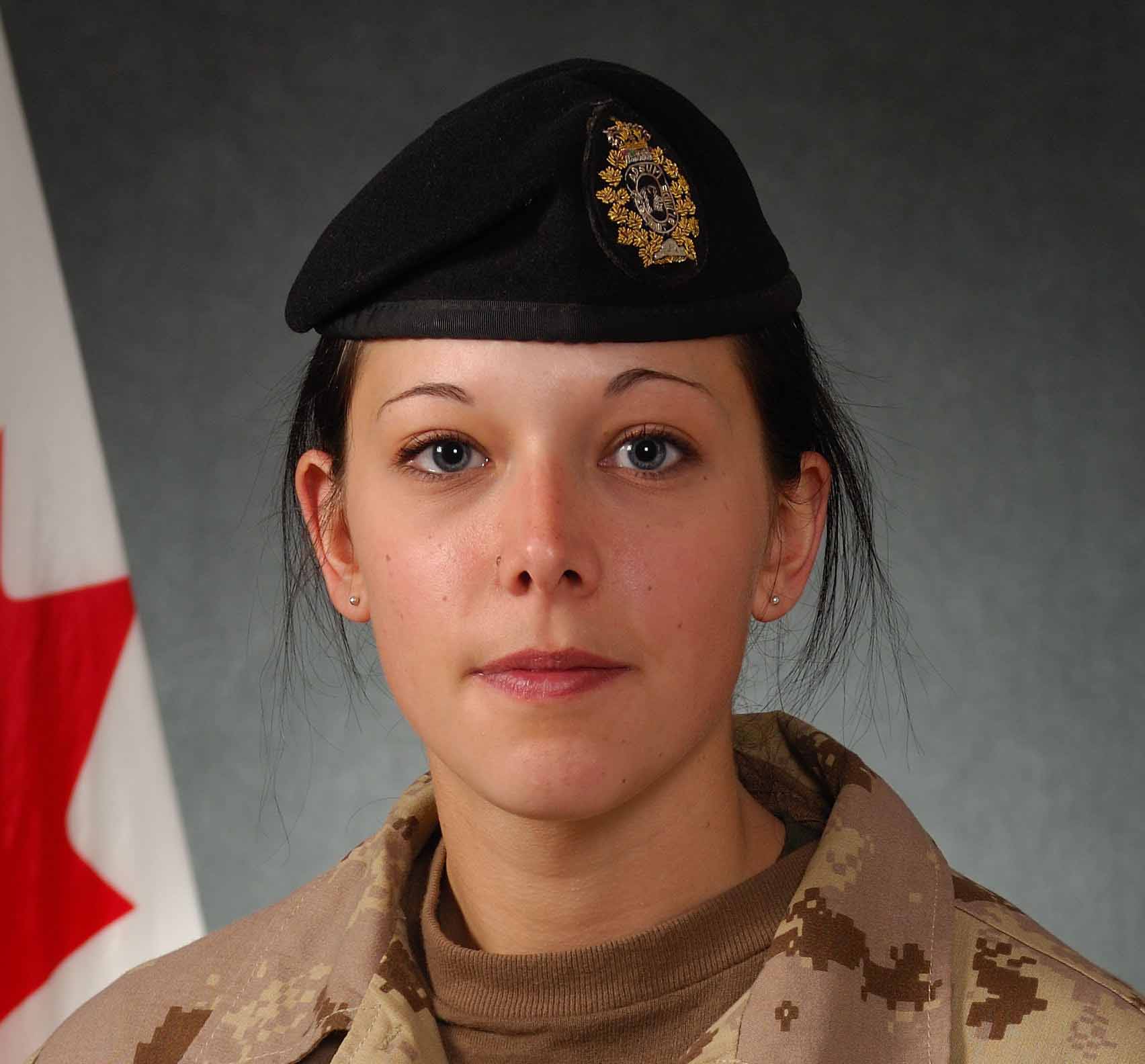 Body of fallen soldier arrives back home | Globalnews.ca