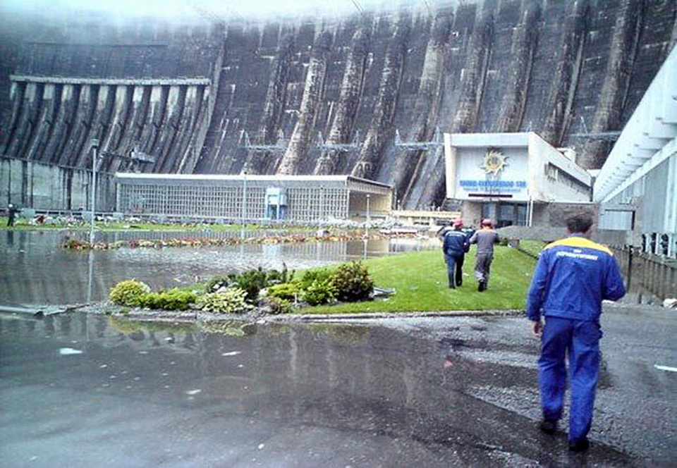 Russian dam disaster kills 10, another 62 missing | Globalnews.ca