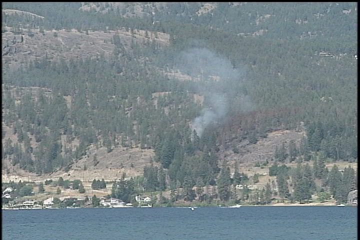 Sailview Bay fire flares up | Globalnews.ca