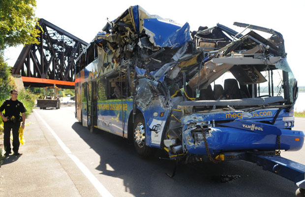 Canadian describes scene of horror at deadly N.Y. bus crash | Globalnews.ca