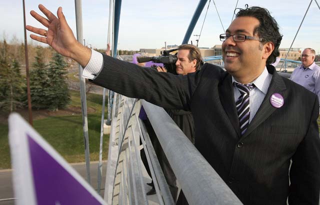 Naheed Nenshi jumps into lead in mayor’s race | Globalnews.ca