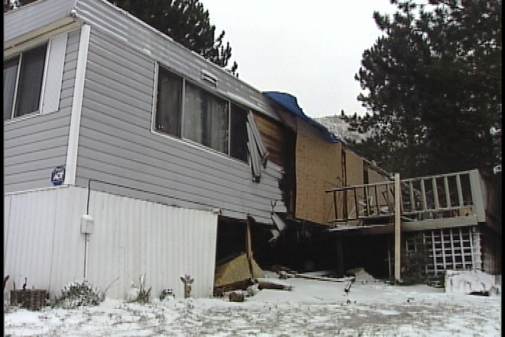 Fire destroys mobile home | Globalnews.ca