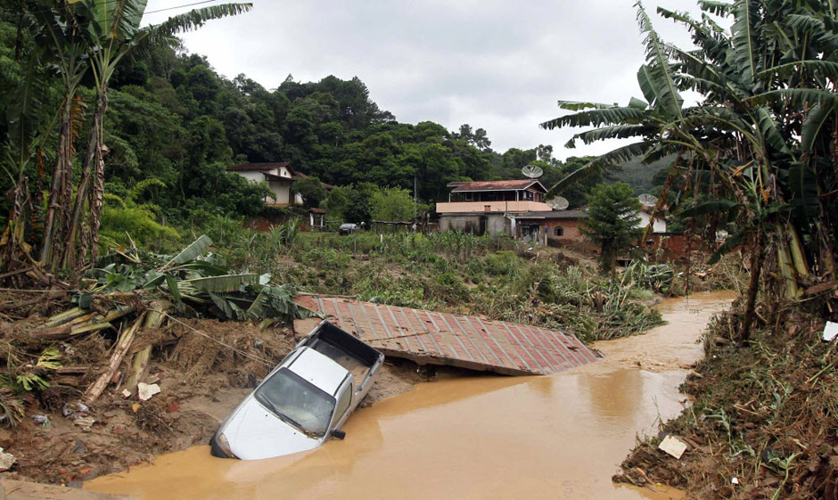 Death toll up in Brazil mudslides | Globalnews.ca