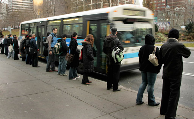 STM bus collides with car during morning commute | Globalnews.ca