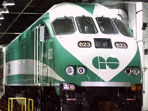 Car in accident ends up on GO train tracks | Globalnews.ca