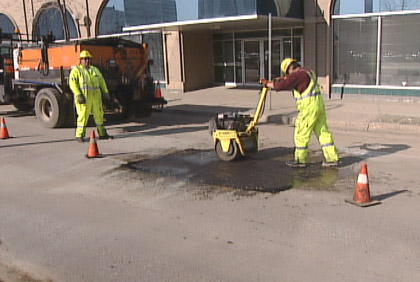 City of Saskatoon continues with pothole repairs | Globalnews.ca