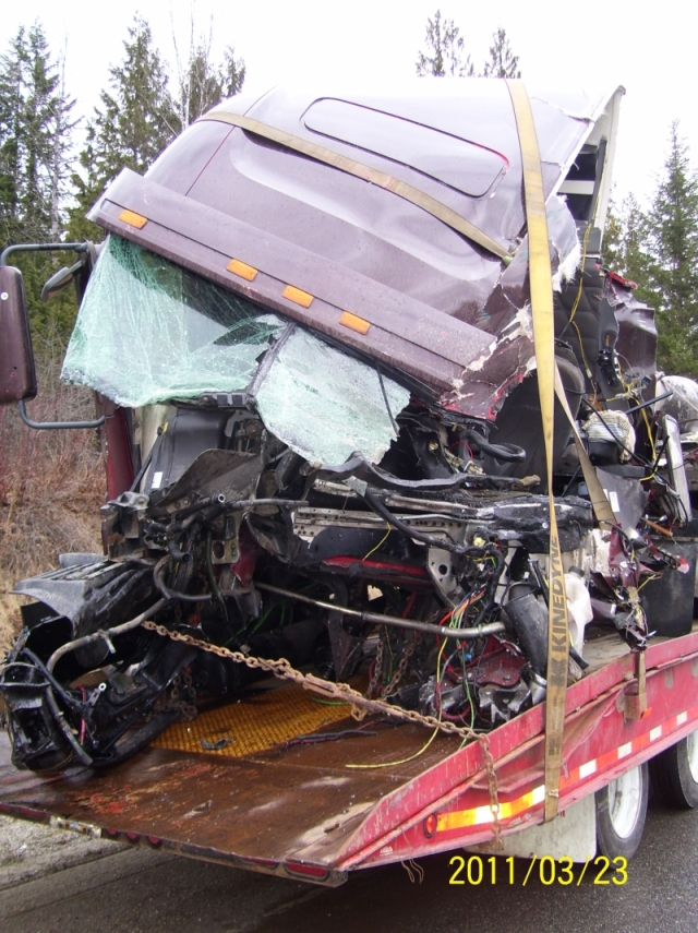Semi collision near Sicamous kills trucker | Globalnews.ca
