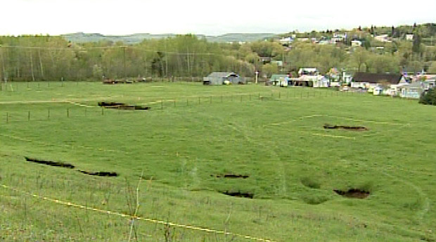 Mysterious craters endanger Quebec residents, stump experts | Globalnews.ca