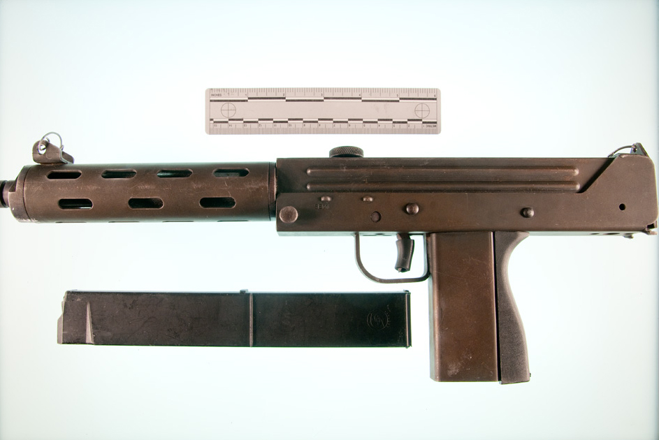 Peel police seize drugs and weapons, including machine-gun | Globalnews.ca