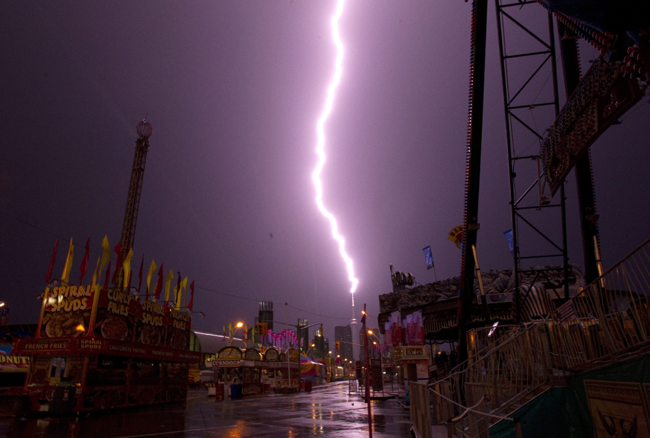 Ontario lightning storm | Globalnews.ca