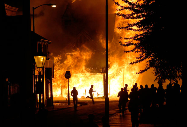 In wake of Vancouver riots, online outing of criminals is popular ...