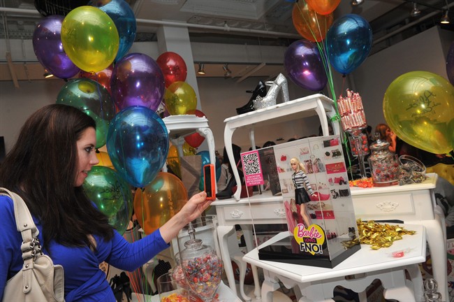 Fashion’s Night Out: Global celeb-studded shopping party marks start of ...