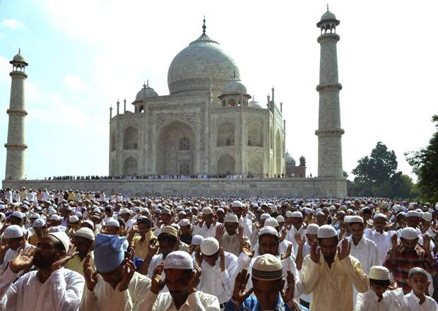 Explosion near India’s Taj Mahal injures 6 | Globalnews.ca