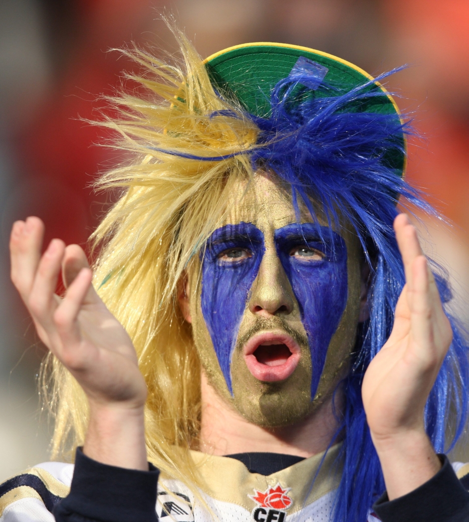 Funky football fans | Globalnews.ca