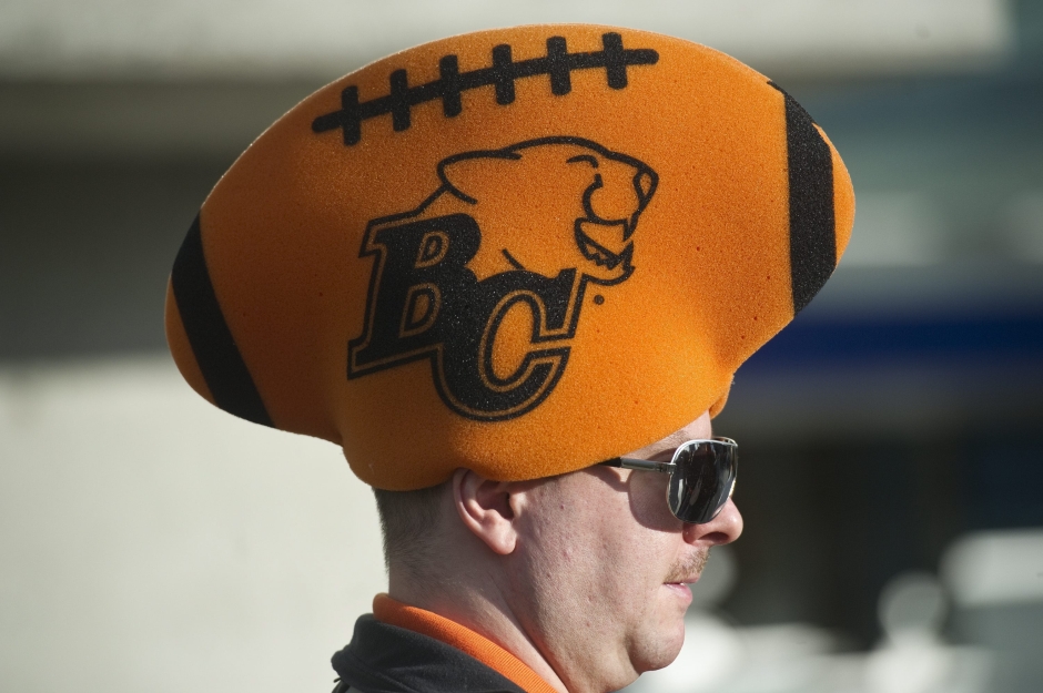 Funky football fans | Globalnews.ca