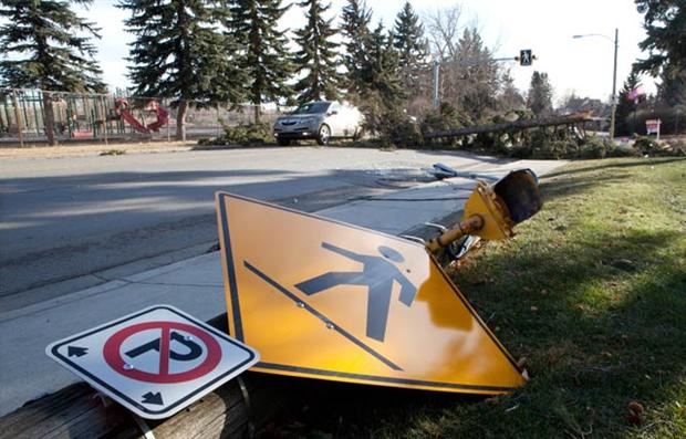 Calgary windstorm damage | Globalnews.ca