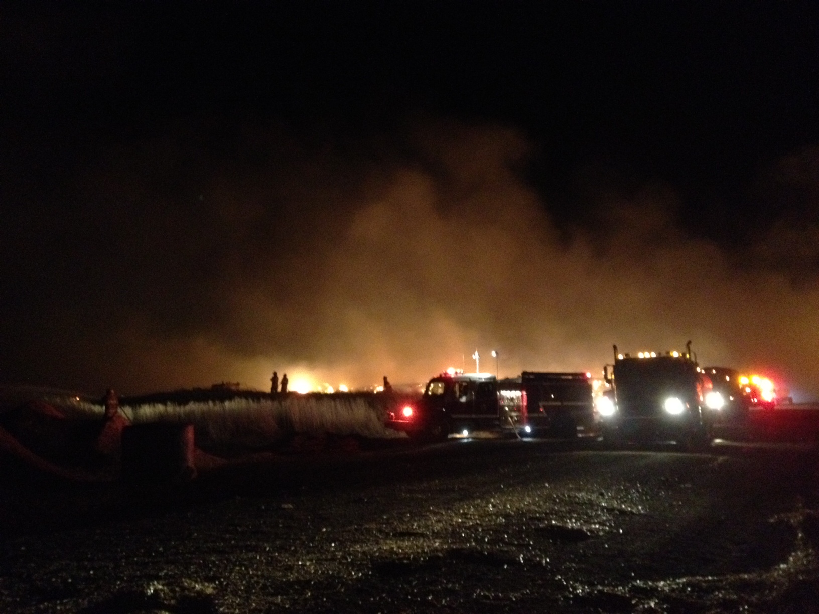 Winds fan flames in feed lot fire northeast of Nanton | Globalnews.ca