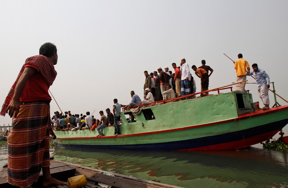 Bangladesh ferry disaster | Globalnews.ca