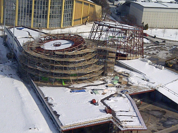 GALLERY Is the Olympic stadium falling apart? | Globalnews.ca