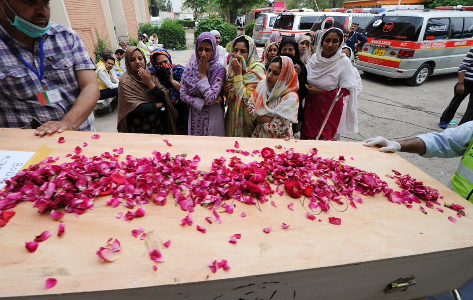 Pakistan mourns their dead | Globalnews.ca