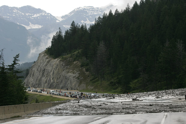 Gallery: Mudslide closes Trans-Canada Highway in Banff | Globalnews.ca