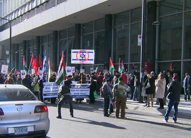Gallery: Montreal protest in support of Palestinians | Globalnews.ca