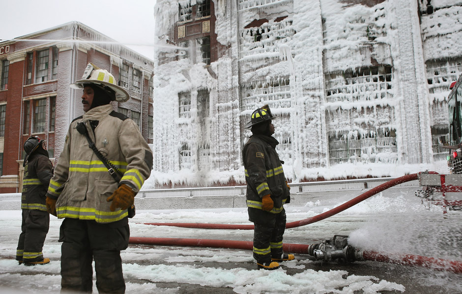 Gallery: Chicago frozen warehouse fire | Globalnews.ca