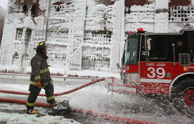 Gallery: Chicago frozen warehouse fire | Globalnews.ca
