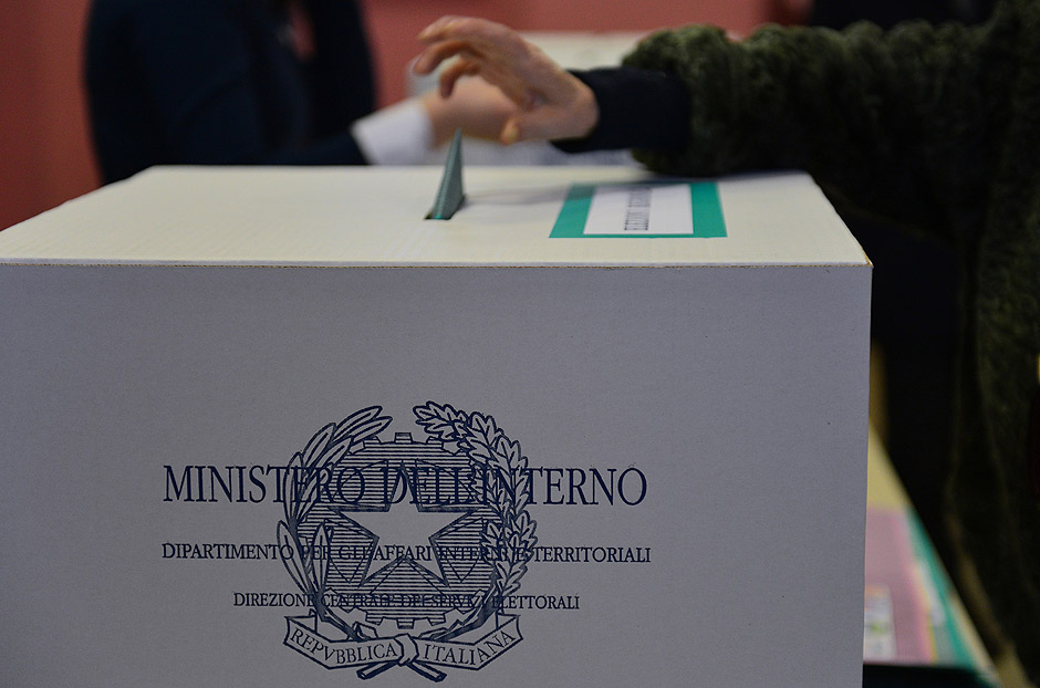 Gallery: Italians cast their votes in general election | Globalnews.ca
