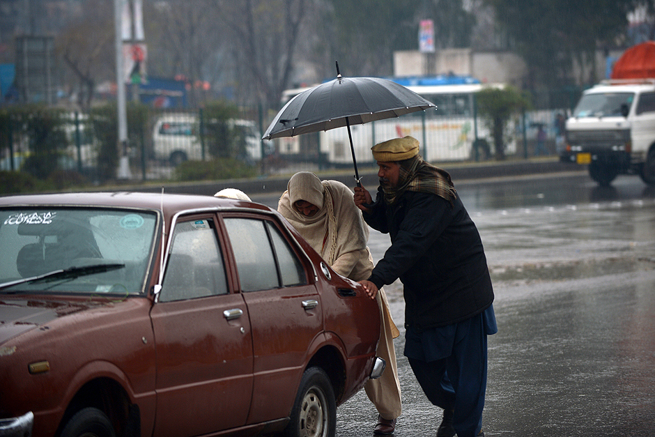 Gallery: Pakistan rain and storms kill dozens | Globalnews.ca