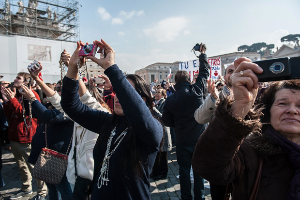 Gallery: Pope Benedict XVI’s Angelus Blessing | Globalnews.ca