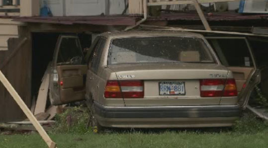 Car crashes into house in East Vancouver - BC | Globalnews.ca