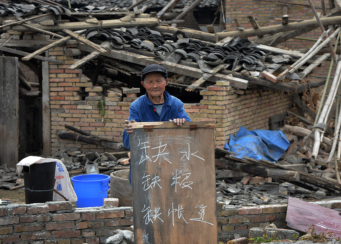 Gallery: Rescue efforts continue after deadly China earthquake ...