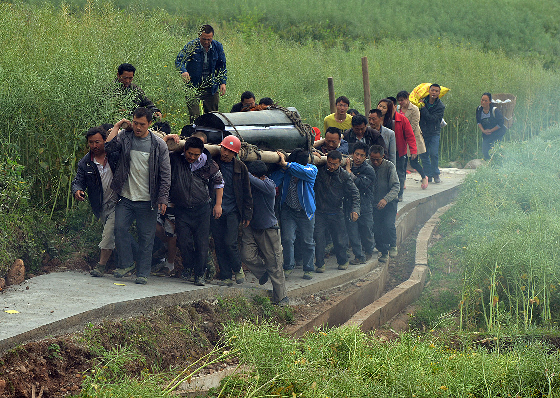 Gallery: Rescue efforts continue after deadly China earthquake ...