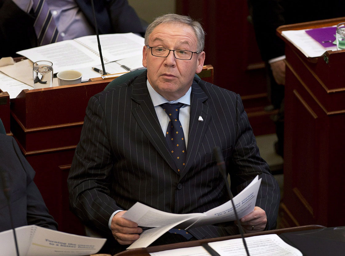 Dexter defends government fight against coloured home lawsuit - Halifax ...