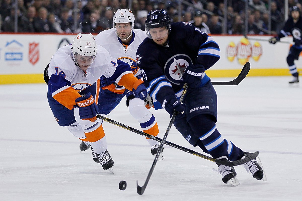 John Tavares scores the shootout winner as Islanders top Jets 5-4 ...