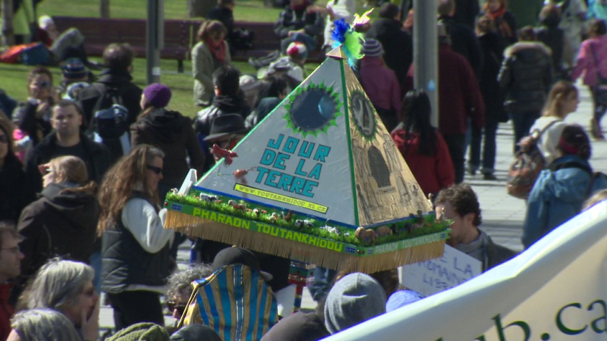 Gallery: Earth Day rally in Montreal - Montreal | Globalnews.ca