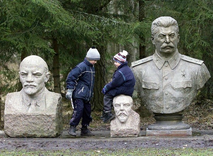 Gallery: Political monuments defaced | Globalnews.ca