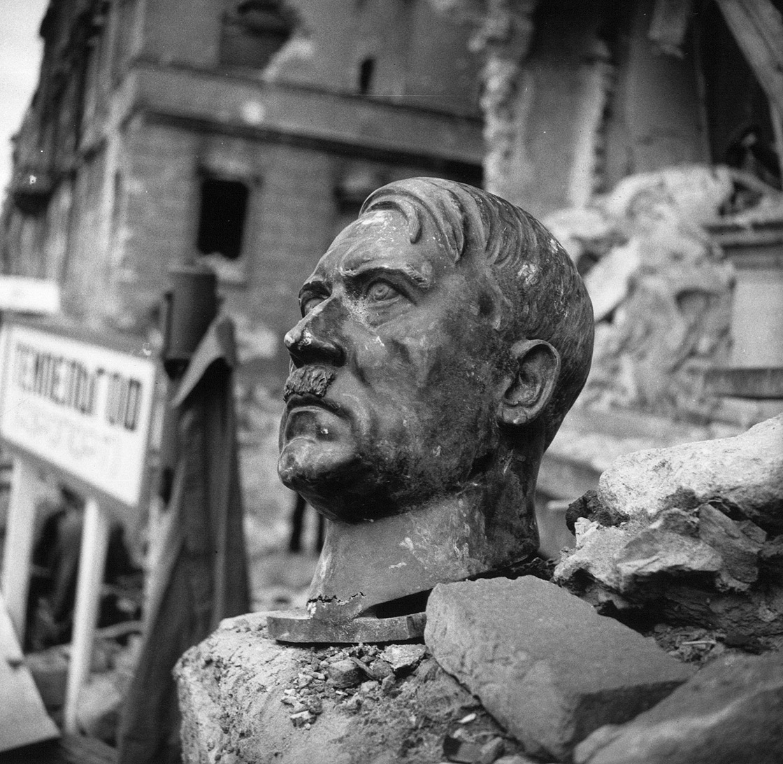 Gallery: Political monuments defaced | Globalnews.ca