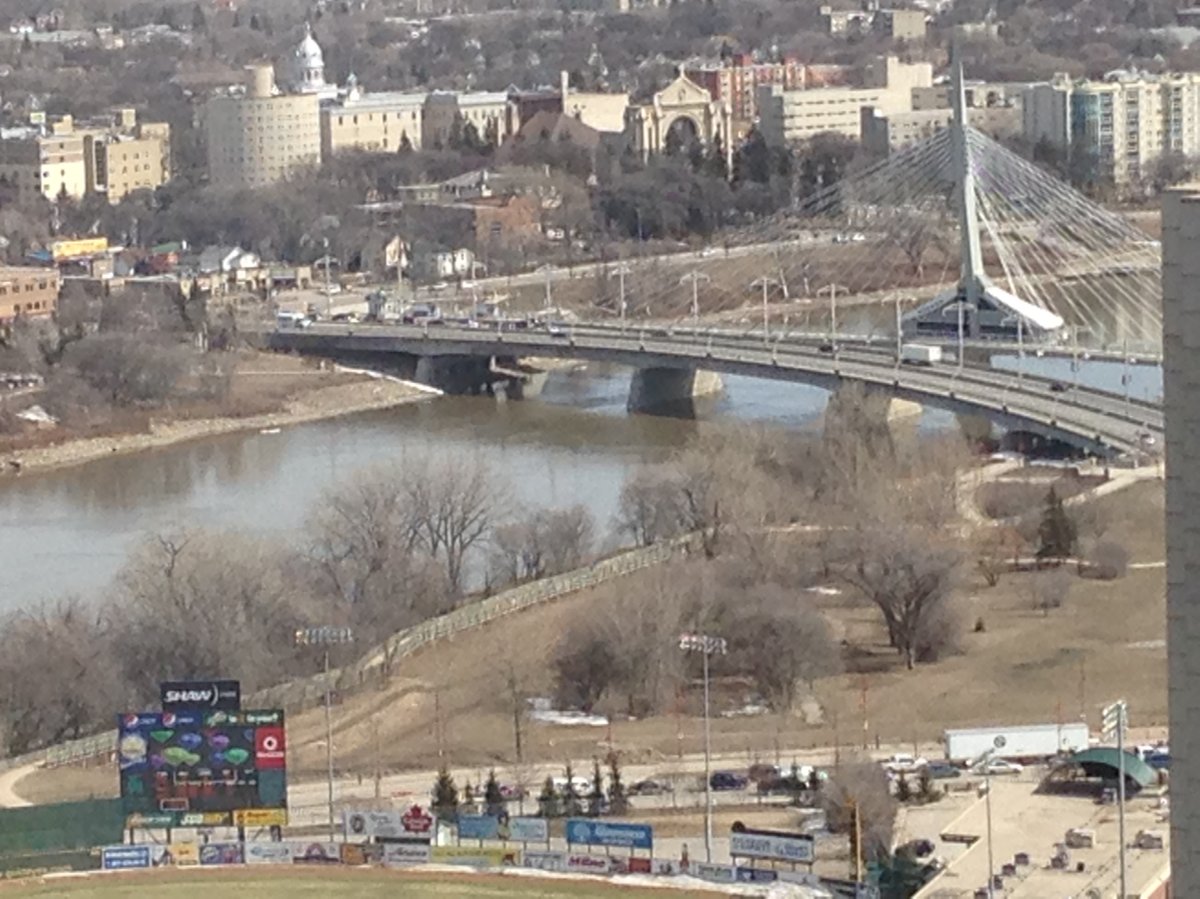 Street cleaning and yard waste pickup to begin next week - Winnipeg ...