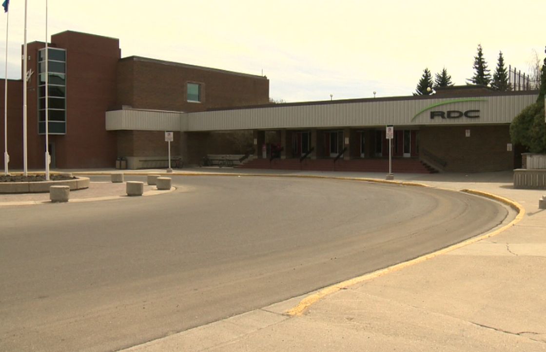 Red Deer College faces layoffs and possible program cuts | Globalnews.ca