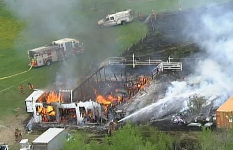 Fire destroys barn in Strathcona County - Edmonton | Globalnews.ca