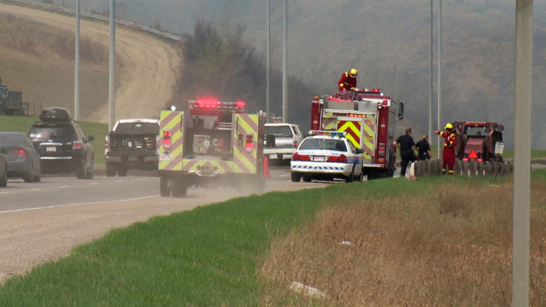 Fire crews battle major grass fire in northwest Calgary | Globalnews.ca