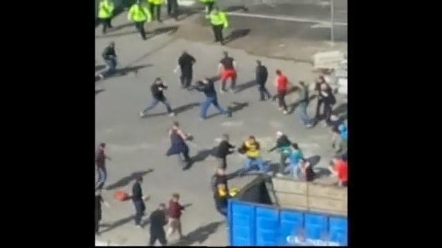 Rival soccer fans brawl in the street | Globalnews.ca