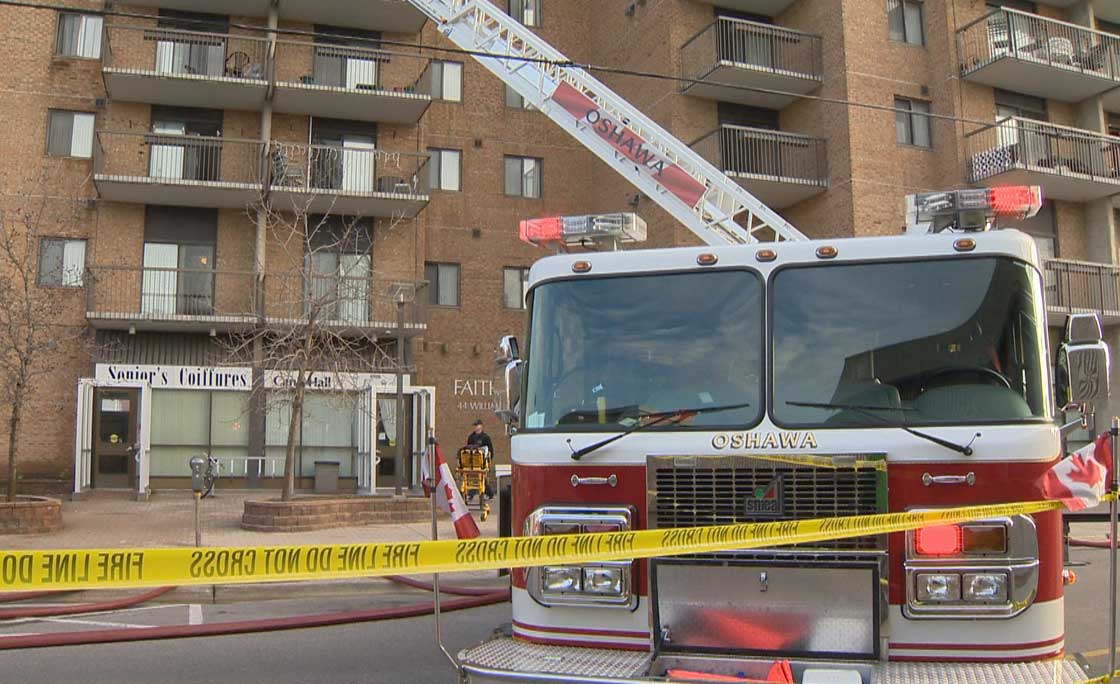 Crews battle apartment fire in Oshawa - Toronto | Globalnews.ca