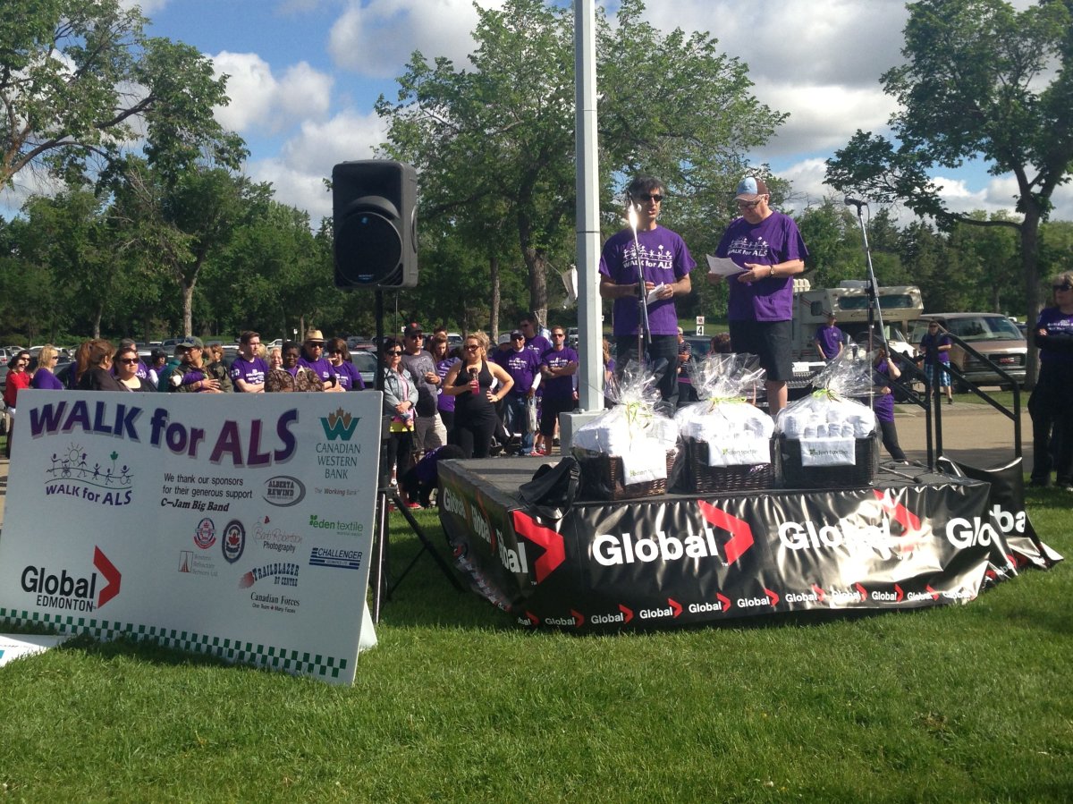 Walk for ALS draws hundreds at Hawrelak Park - Edmonton | Globalnews.ca