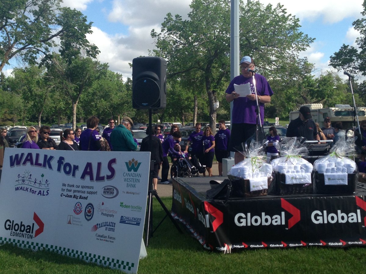 Walk for ALS draws hundreds at Hawrelak Park - Edmonton | Globalnews.ca