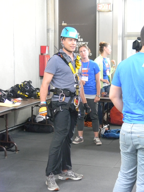 Gallery: Make-A-Wish Rope for Hope - Toronto | Globalnews.ca