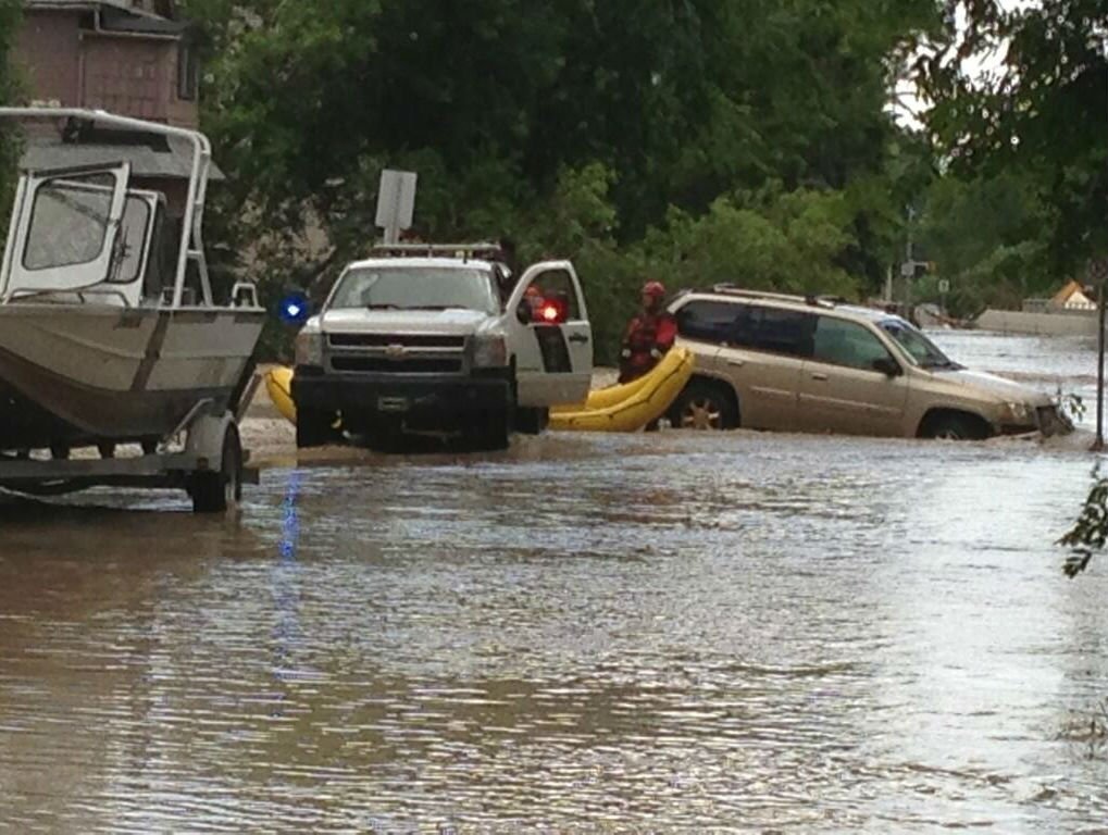 Rescuers bring father, child to safety in flooded Mission | Globalnews.ca
